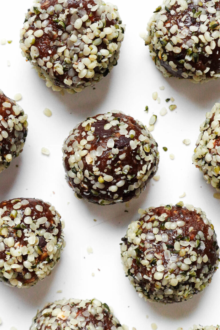 Peanut Butter Date Energy Balls - Boo Boo's Bakery