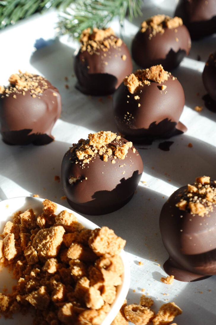 Vegan Gingerbread Truffles - Boo Boo's Bakery