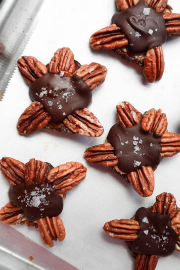Healthy Chocolate Turtles (4 ingredients) | Boo Boo's Bakery