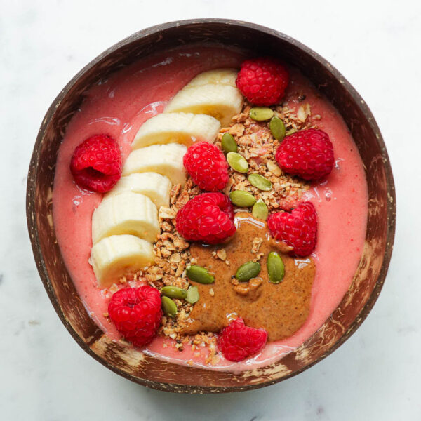 Raspberry Smoothie Bowl (Vegan & Easy) - Boo Boo's Bakery